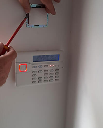 GALLERY ΤΟΠΟΘΕΤΗΣΗ ΗΛΕΚΤΡΟΛΟΓΙΚΟΥ ΠΙΝΑΚΑ - ΚΡΕΜΜΥΔΑΣ SERVICE